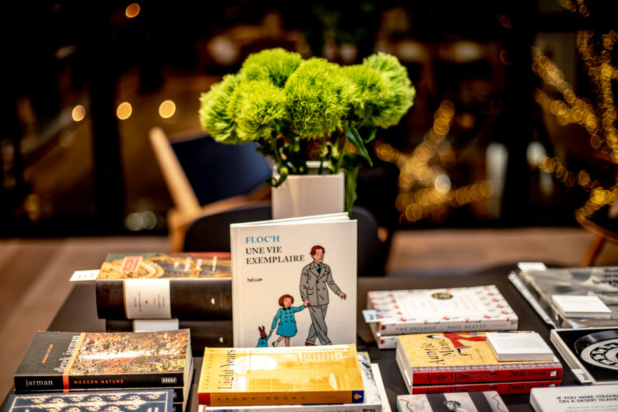 A new One Grand Books outpost at the Cos store in Chicago with curators ...